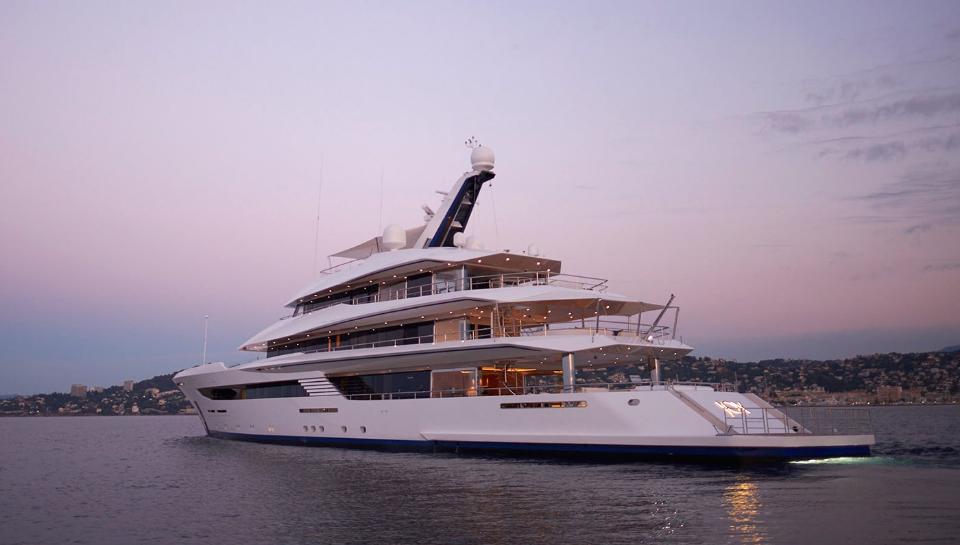 Yacht JOY, Feadship | CHARTERWORLD Luxury Superyacht Charters